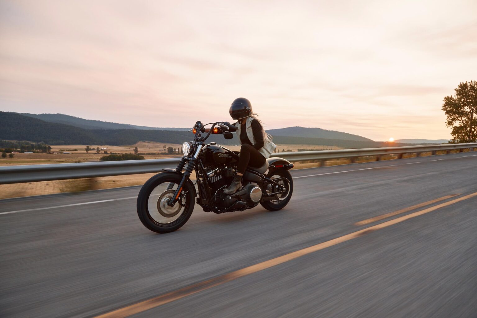 7 Ways for Passengers to Stay Safe on a Motorcycle - PMCAOnline