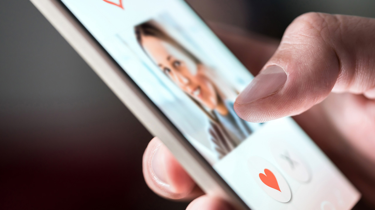 7 Ways to Spot Fake Profiles When Using Online Dating Apps - PMCAOnline
