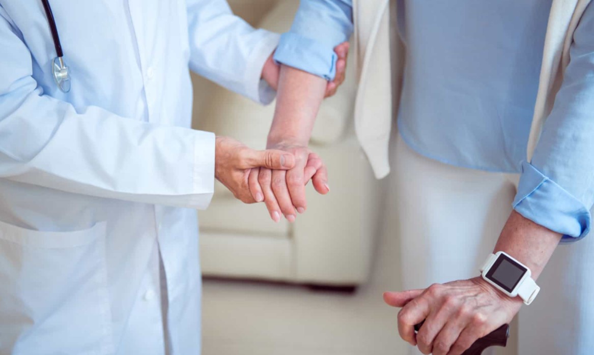 Seniors' Health Watches - Quick Guide - PMCAOnline