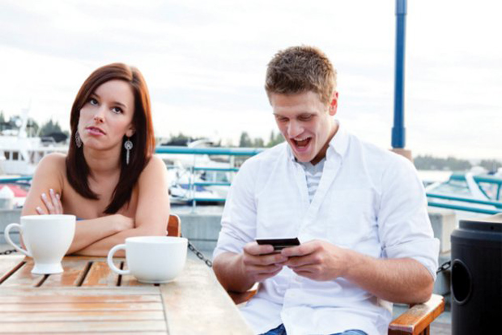 Believe It Or Not, Excessive Texting Might Ruin Your Relationship ...