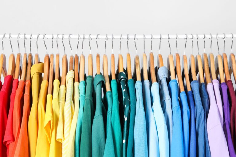 What is the Best Color to Wear for Professional Headshots? - 2024 Guide ...