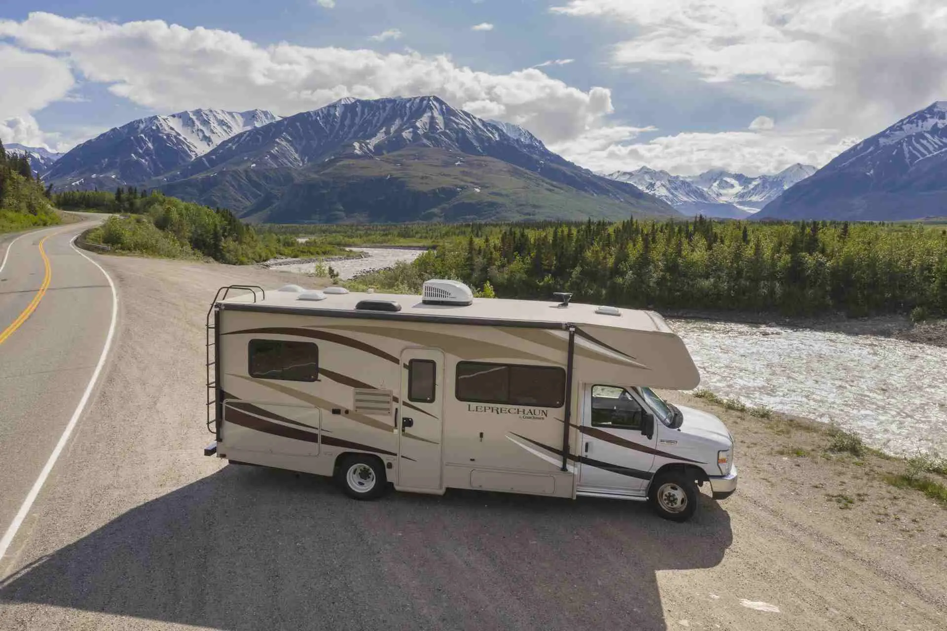 Rolling Retreat ─ Balancing Work and Play in Your Motorhome - PMCAOnline