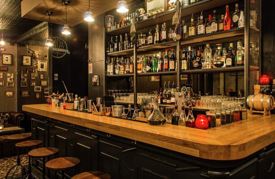 6 Best Singles Bars in Paris To Find and Meet Girls in 2024 - PMCAOnline